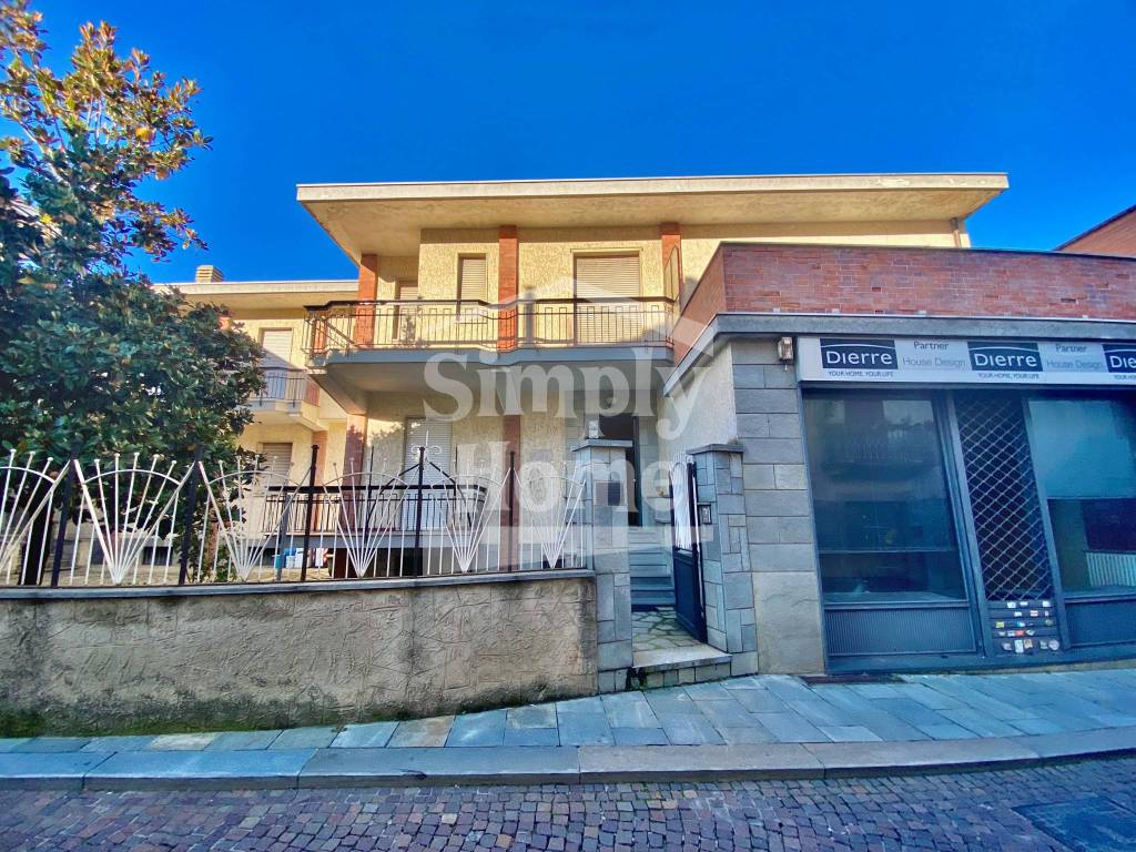 Palazzo - Edificio via Guglielmo Marconi, Chieri, Rif. 115251879 ...