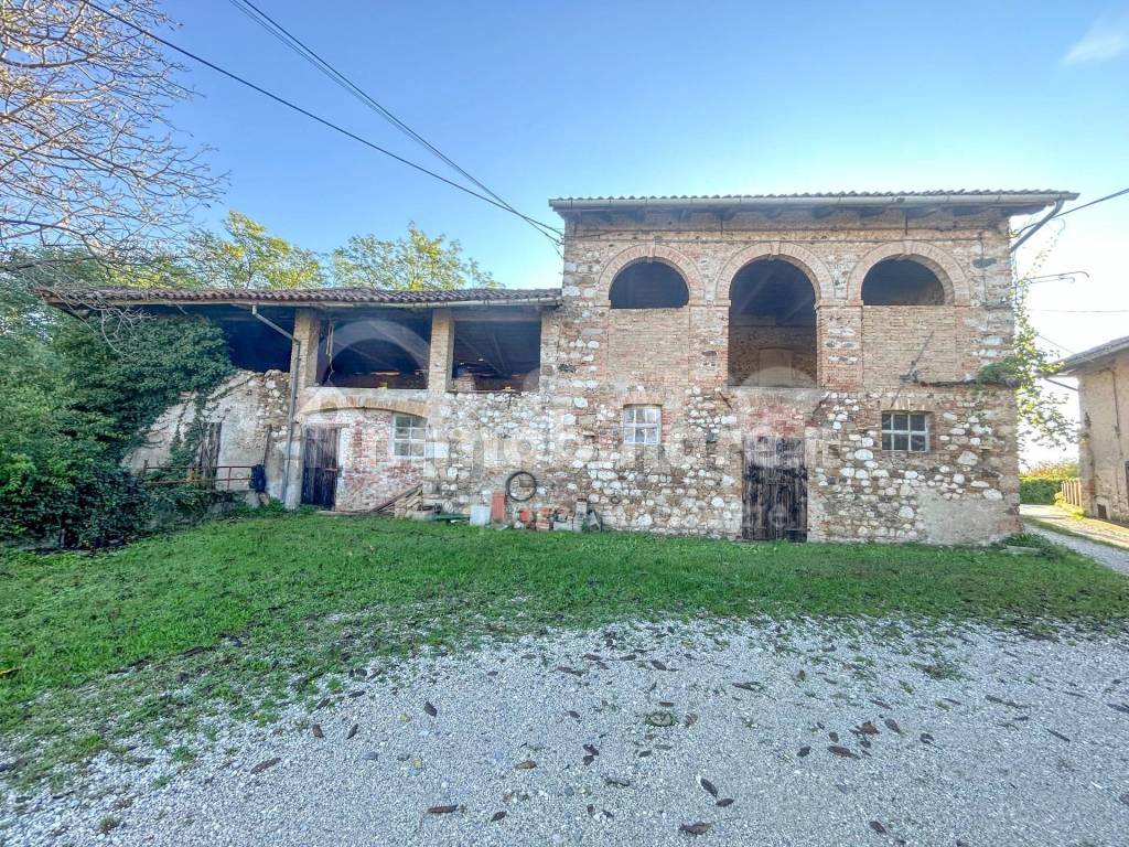 Vendita Rustico in Località Molin Nuovo 2 Martignacco. Da ristrutturare ...