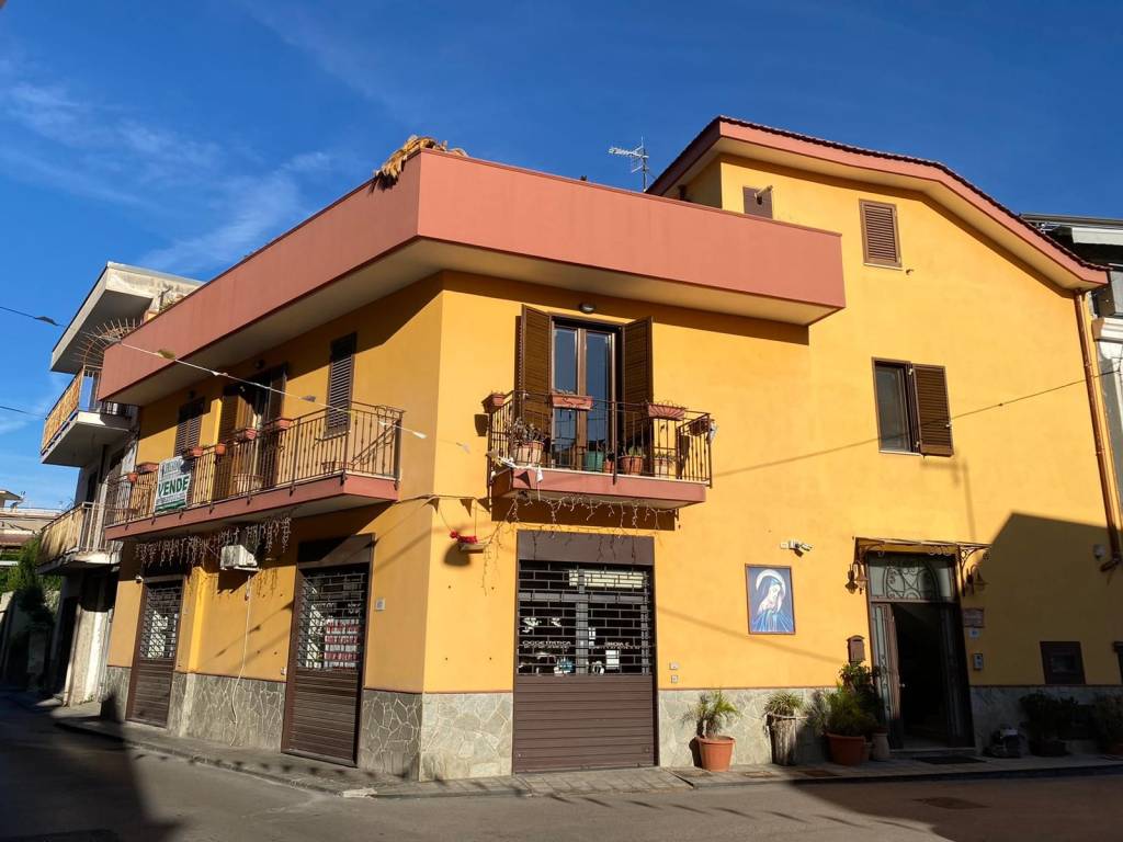 Vendita Appartamento in via Roma 35. Sarno. Ottimo stato, su più ...