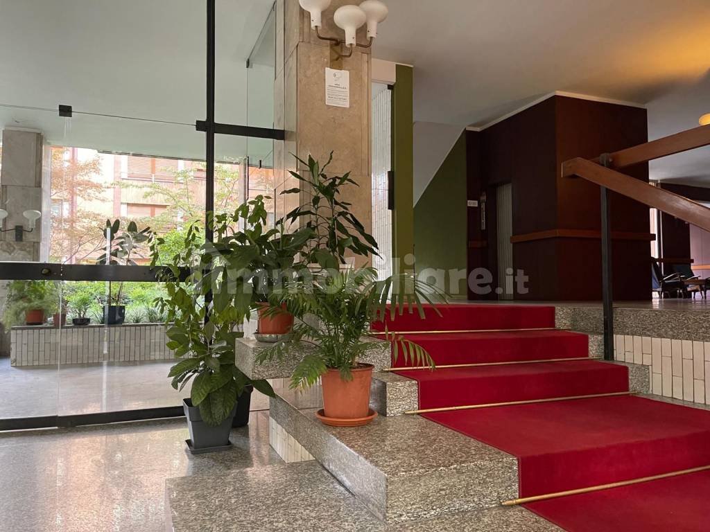 Vendita Appartamento Milano. Trilocale in via Ruggero di Lauria. Buono ...