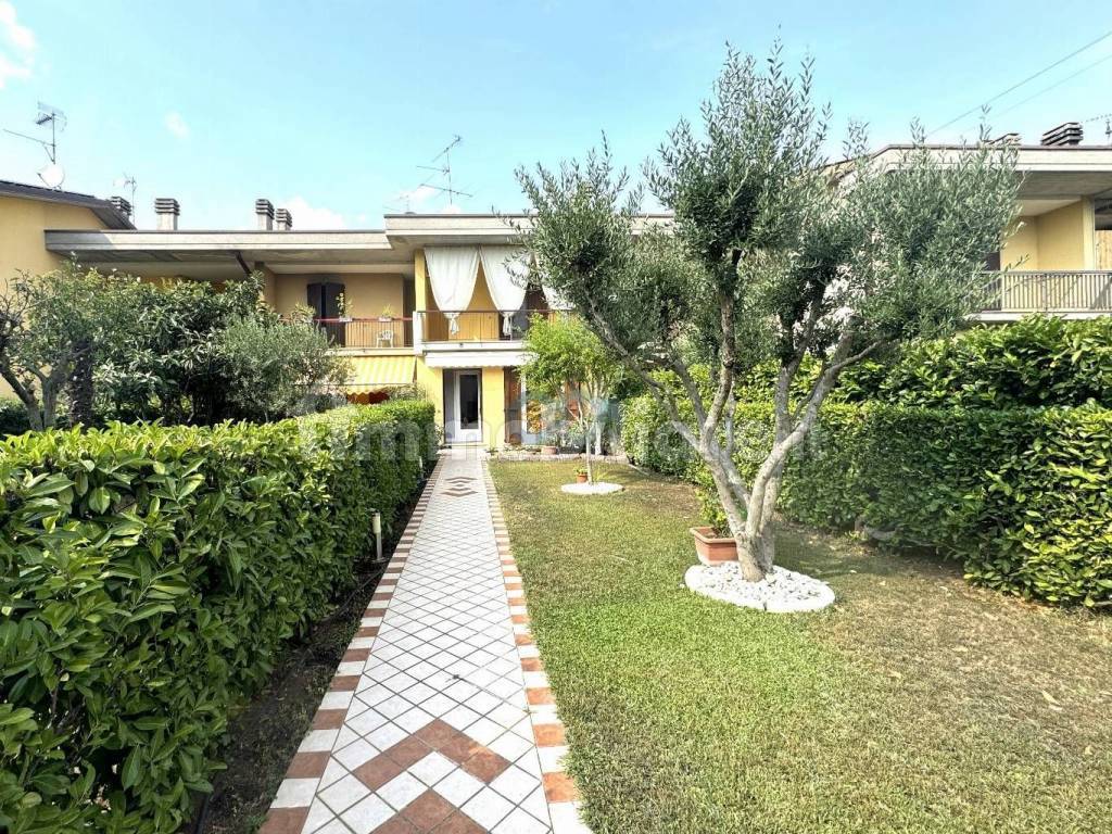 Vendita Villa unifamiliare in via Staffolo 13 Lonato del Garda. Buono stato, posto auto, con ...