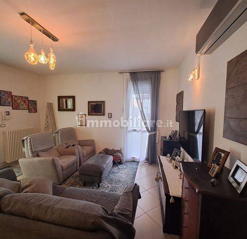 Vendita Appartamento in viale Sandro Pertini. Ravenna. Ottimo stato, posto auto, con balcone ...