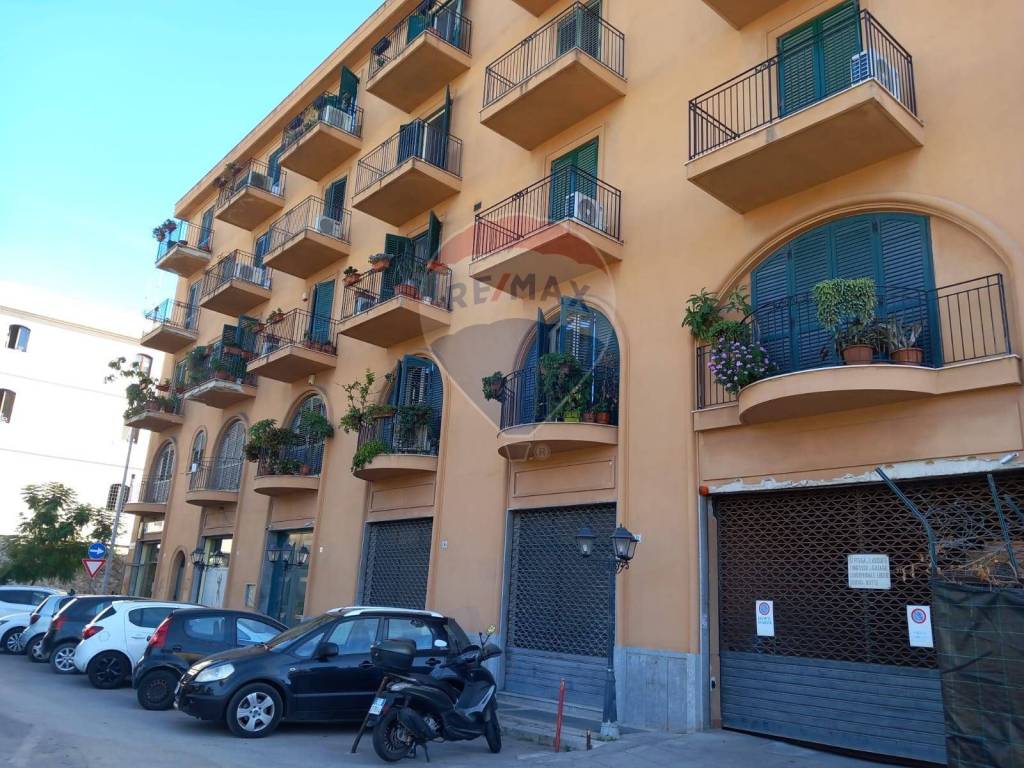 Locale commerciale via Vito Ievolella 14, Palermo, Rif. 115356177 ...