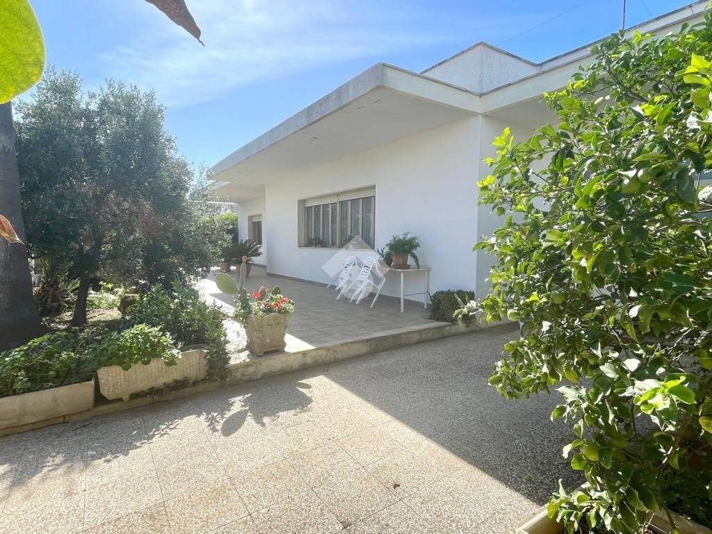 Vendita Terratetto unifamiliare in via Asmara Racale. Buono stato ...