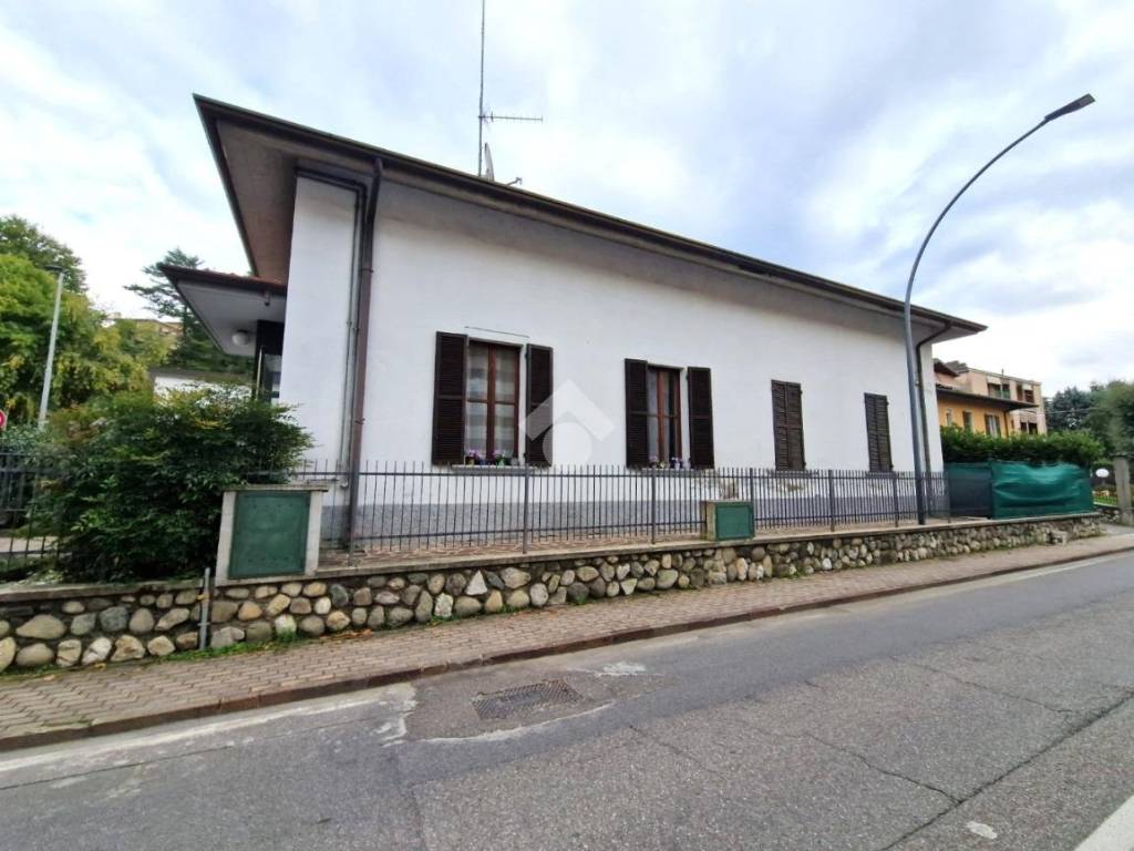 Vendita Villa unifamiliare in via Fossa 3 Villa d'Adda. Buono stato ...