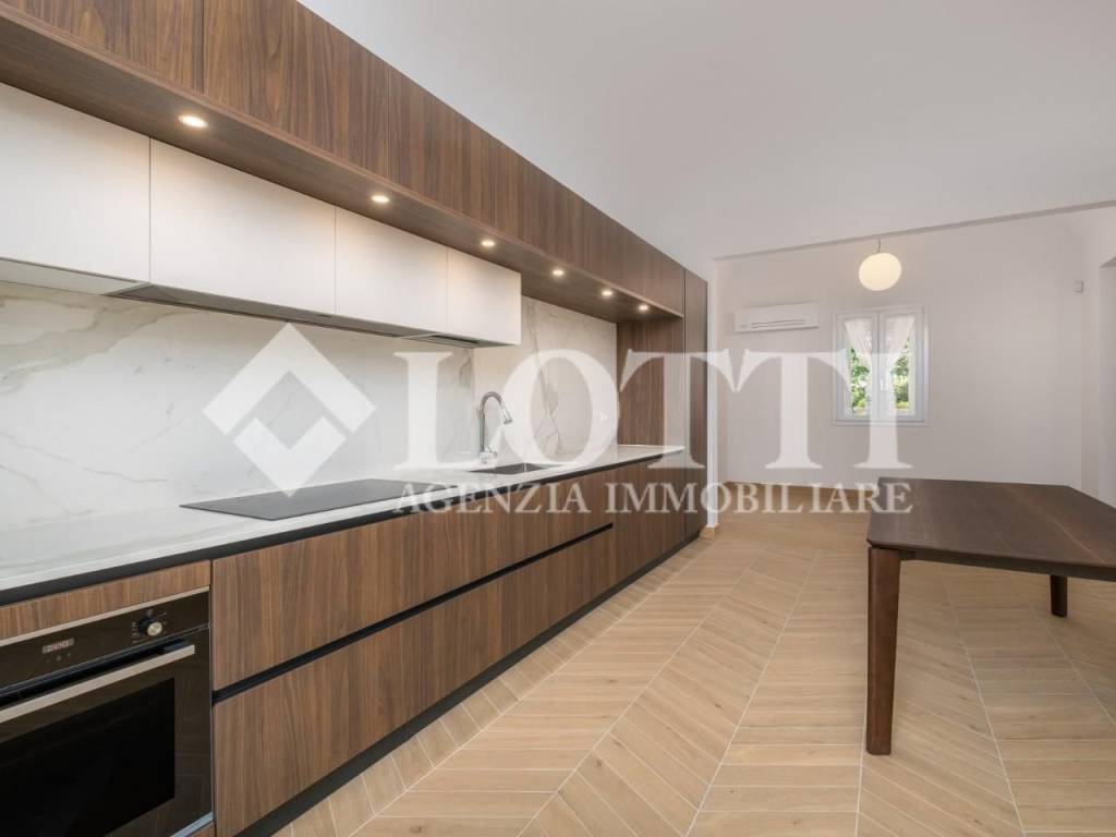 Vendita Villa unifamiliare in via Tosco Romagnola, 804 Cascina. Ottimo stato, posto auto ...