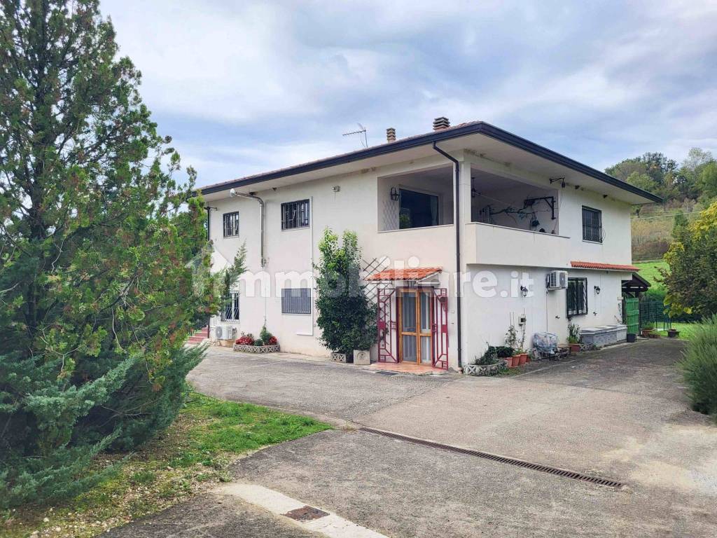 Sale Two-family villa Gallinaro. Good condition, parking space, with ...