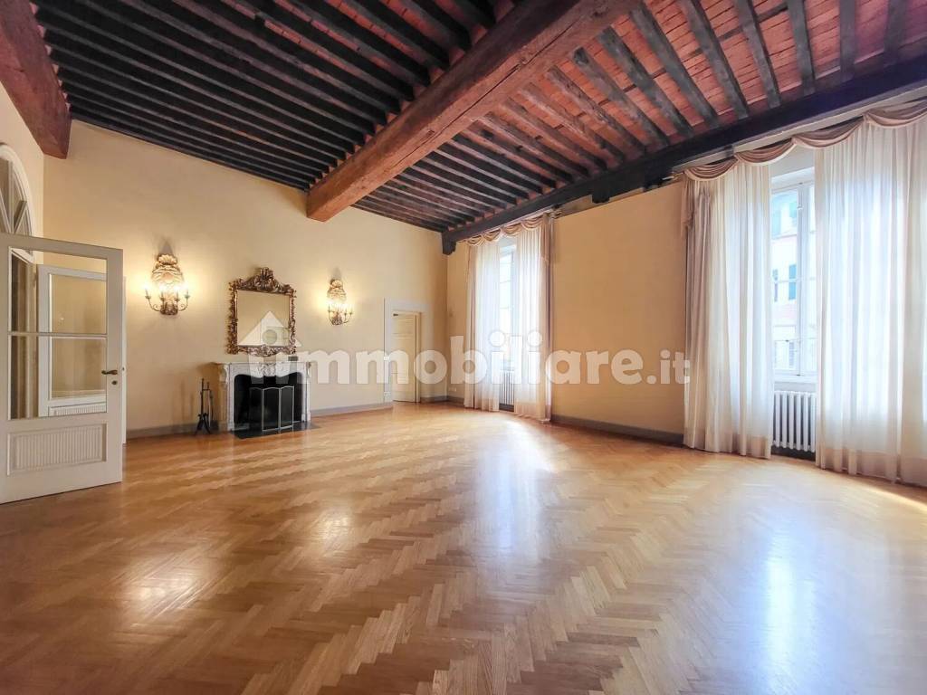 Vendita Appartamento in piazza Delle Grazie San C.. Lucca. Buono stato ...