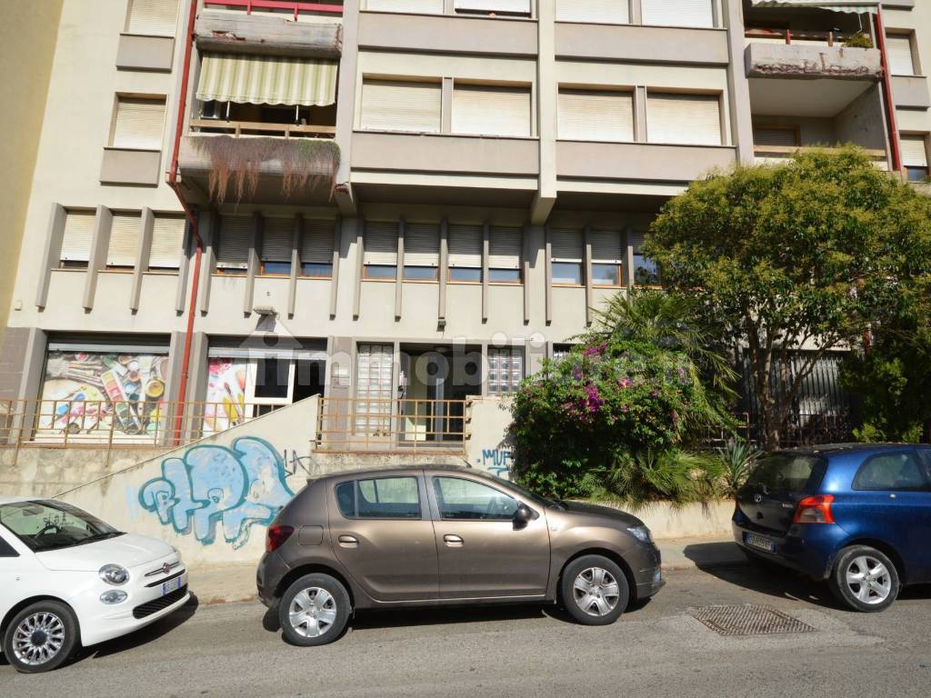 Locale commerciale via Carlo Fadda 2B, Sassari, Rif. 115403737 ...