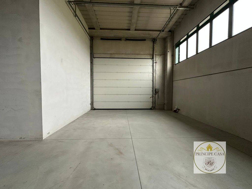 Capannone via calmana 108, Villa Estense, Rif. 115432339 - Immobiliare.it