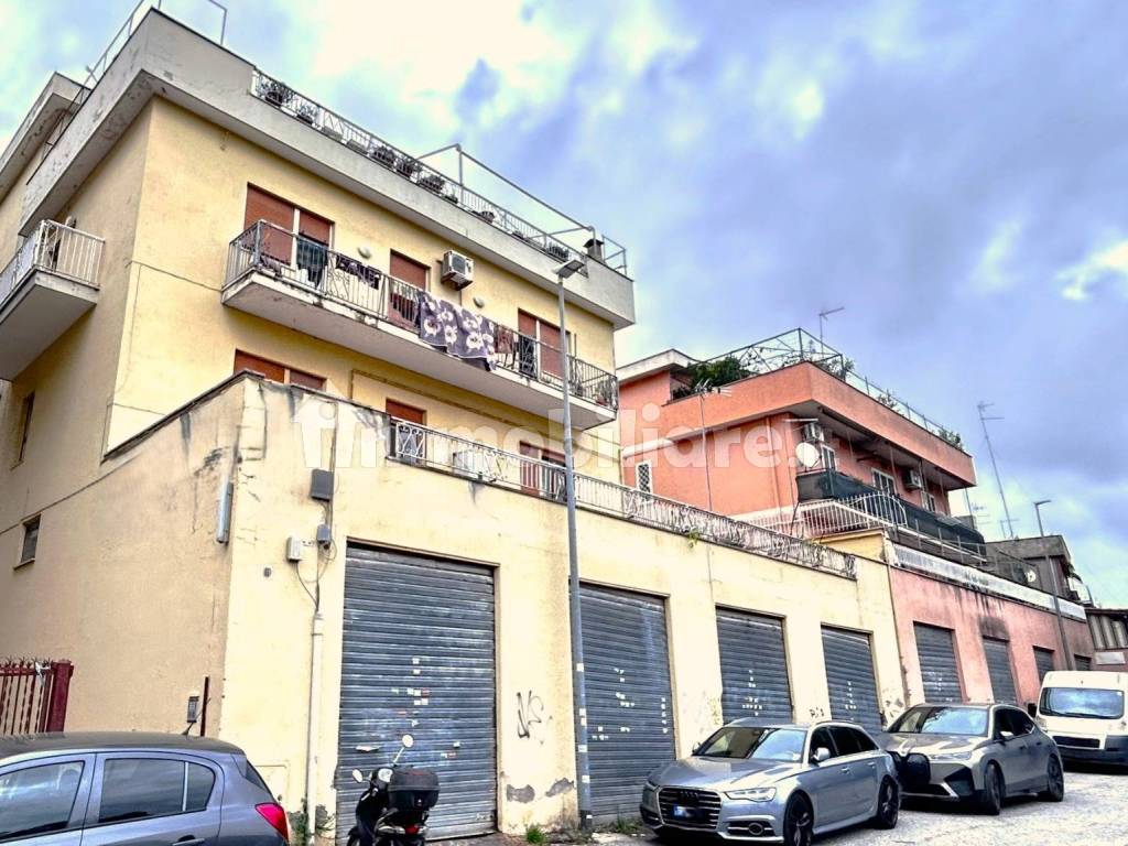 Vendita Attico in via Guido di Montpellier Roma. Buono stato, con ...