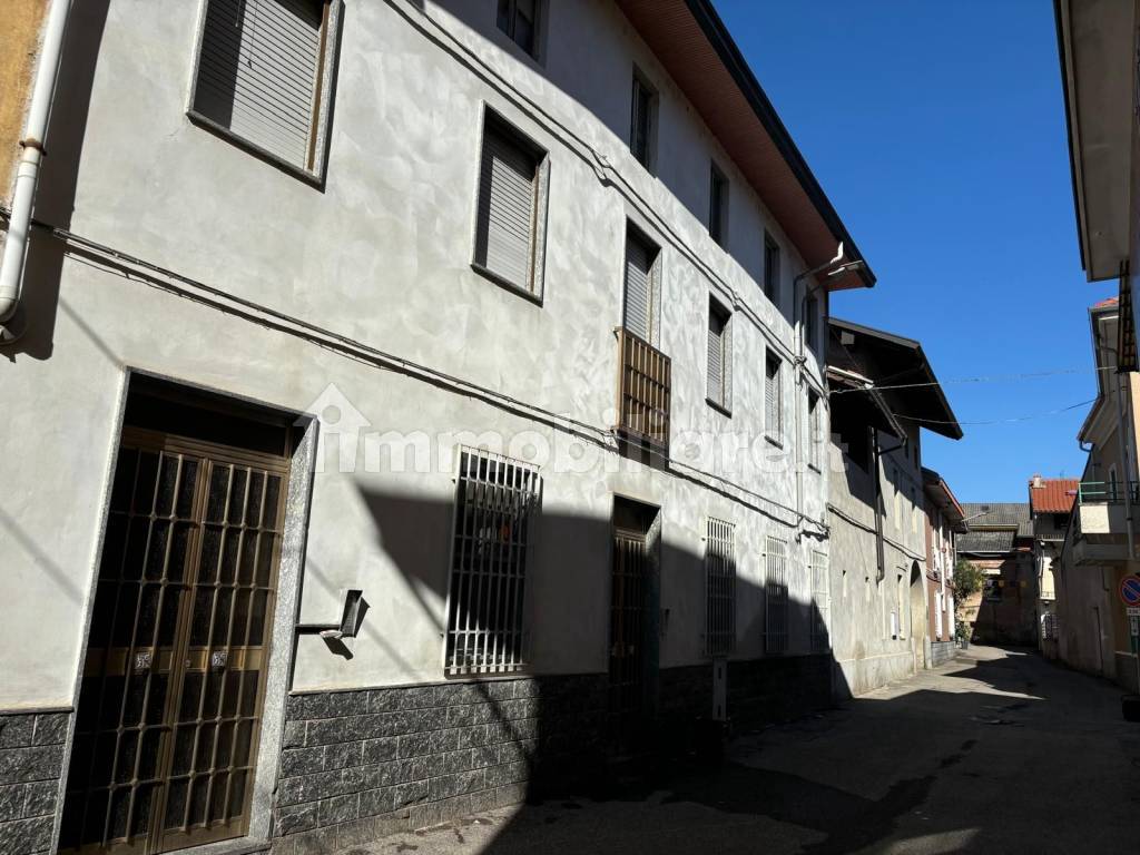 Vendita Appartamento Cameri. Trilocale in via Novara. Buono stato ...