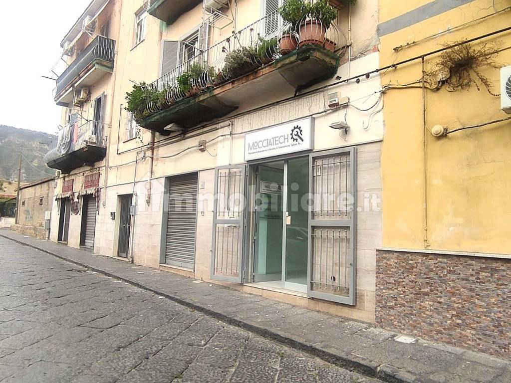 Locale commerciale via Risorgimento, Napoli, Rif. 115454813 ...