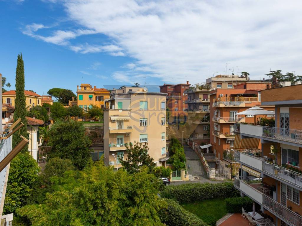 Vendita Appartamento in via Gran Sasso. Roma. Buono stato, terzo piano ...