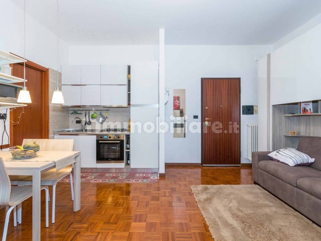 Vendita Appartamento Collegno. Monolocale in corso Francia 344. Buono ...