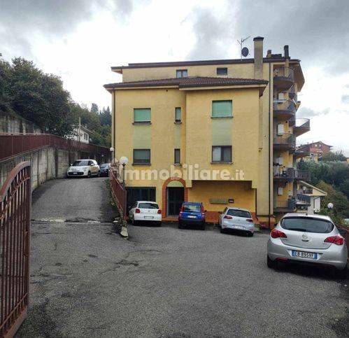 Vendita Appartamento in via Raffaele Nicoletti 12. Rogliano. Buono ...