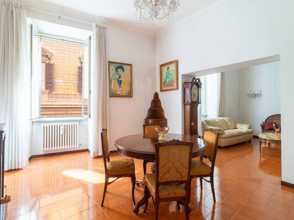 Vendita Appartamento in via Firenze. Roma. Secondo piano, riscaldamento ...