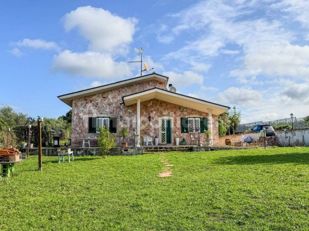 Vendita Villa unifamiliare in via Colle Pallavicini Zagarolo. Ottimo ...