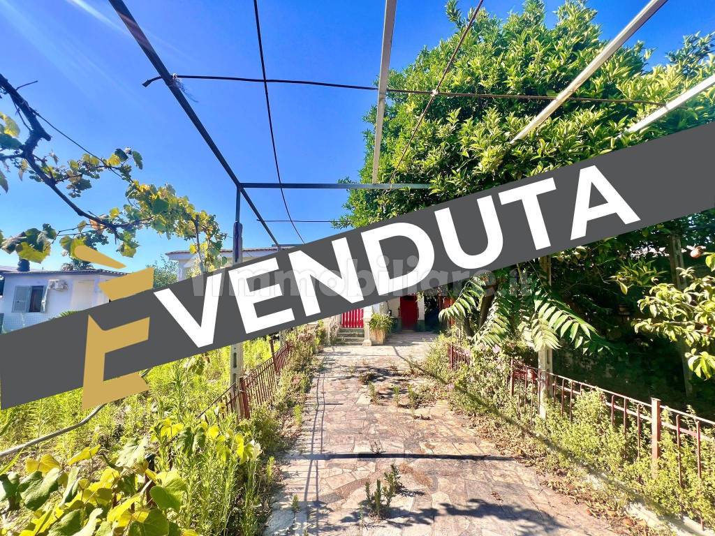 Vendita Villa unifamiliare in via Cuma Licola Pozzuoli. Da ...