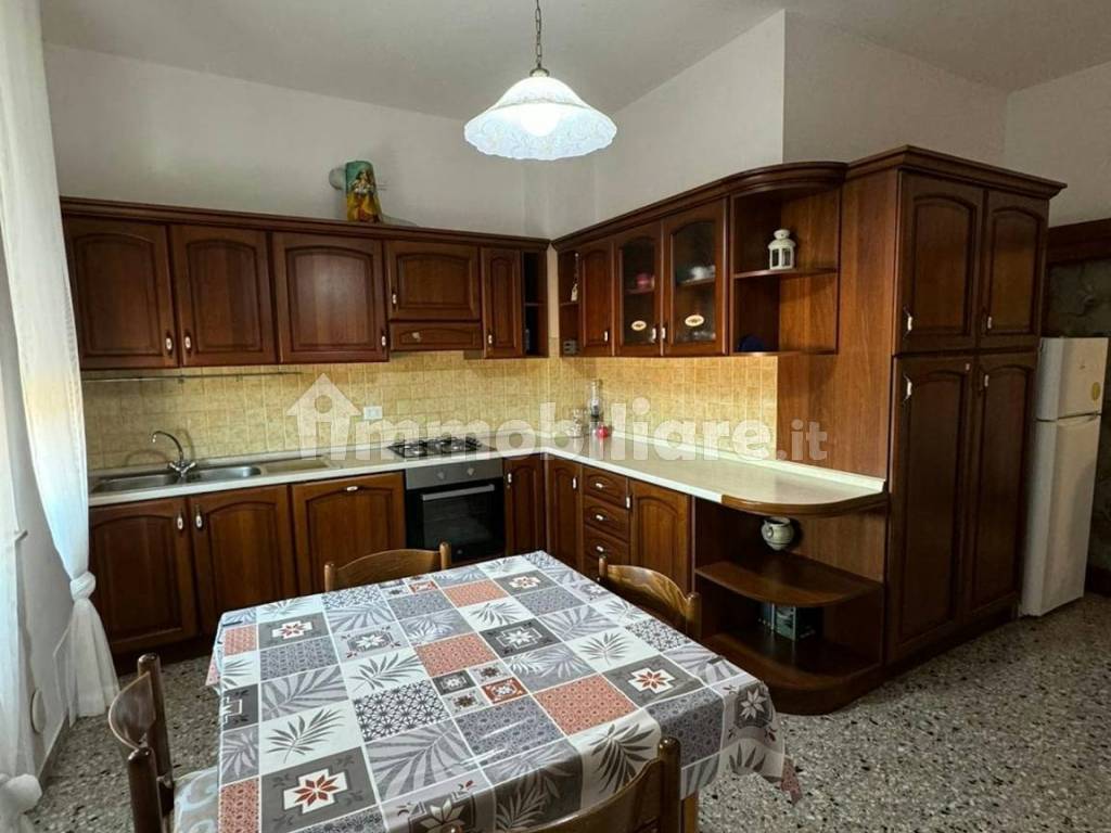 Affitto Appartamento Alba Adriatica. Trilocale in via Cavour. Buono ...
