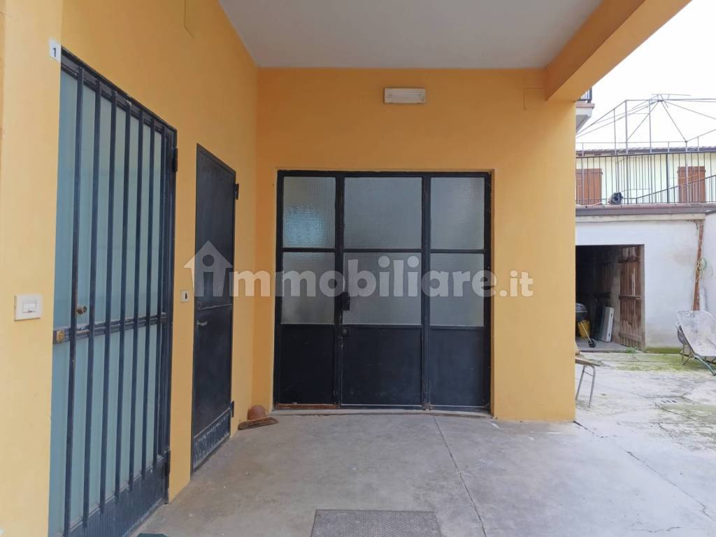 Negozio - Locale commerciale, Mirandola, Rif. 115576673 - Immobiliare.it