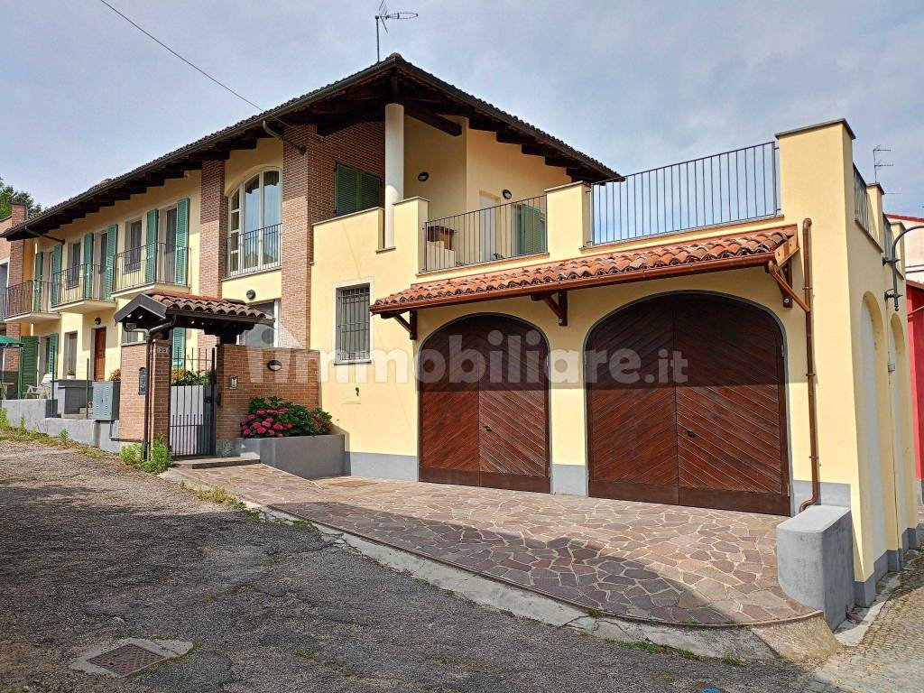 Vendita Casale in via Roma 35 Baldissero d'Alba. Ottimo stato, posto ...