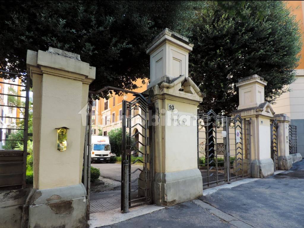 Vendita Soffitta in via Taranto 95 Roma. Con terrazza, rif. 115671607