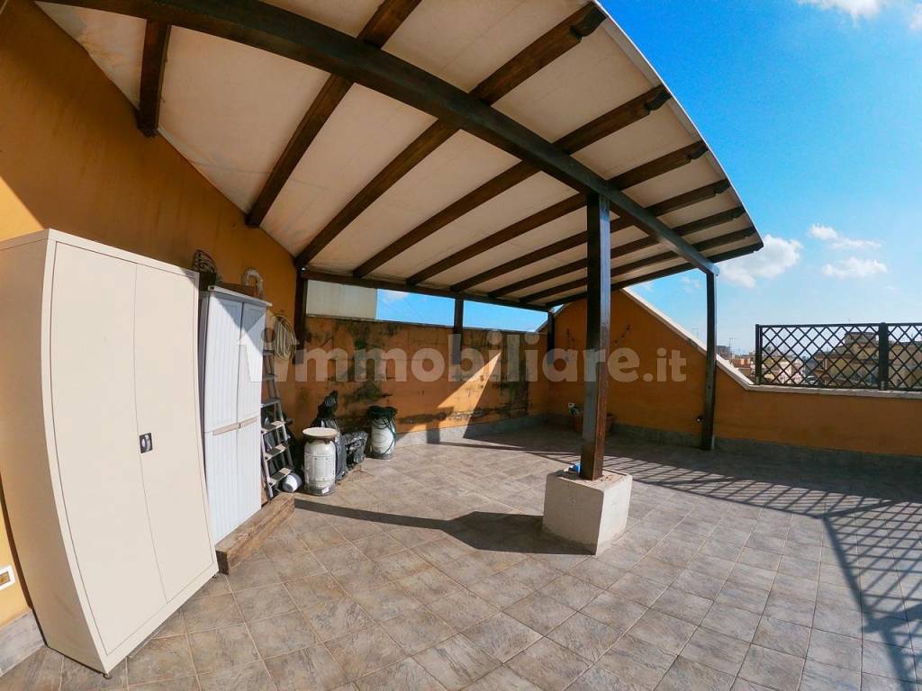 Vendita Soffitta in via Taranto 95 Roma. Con terrazza, rif. 115671607
