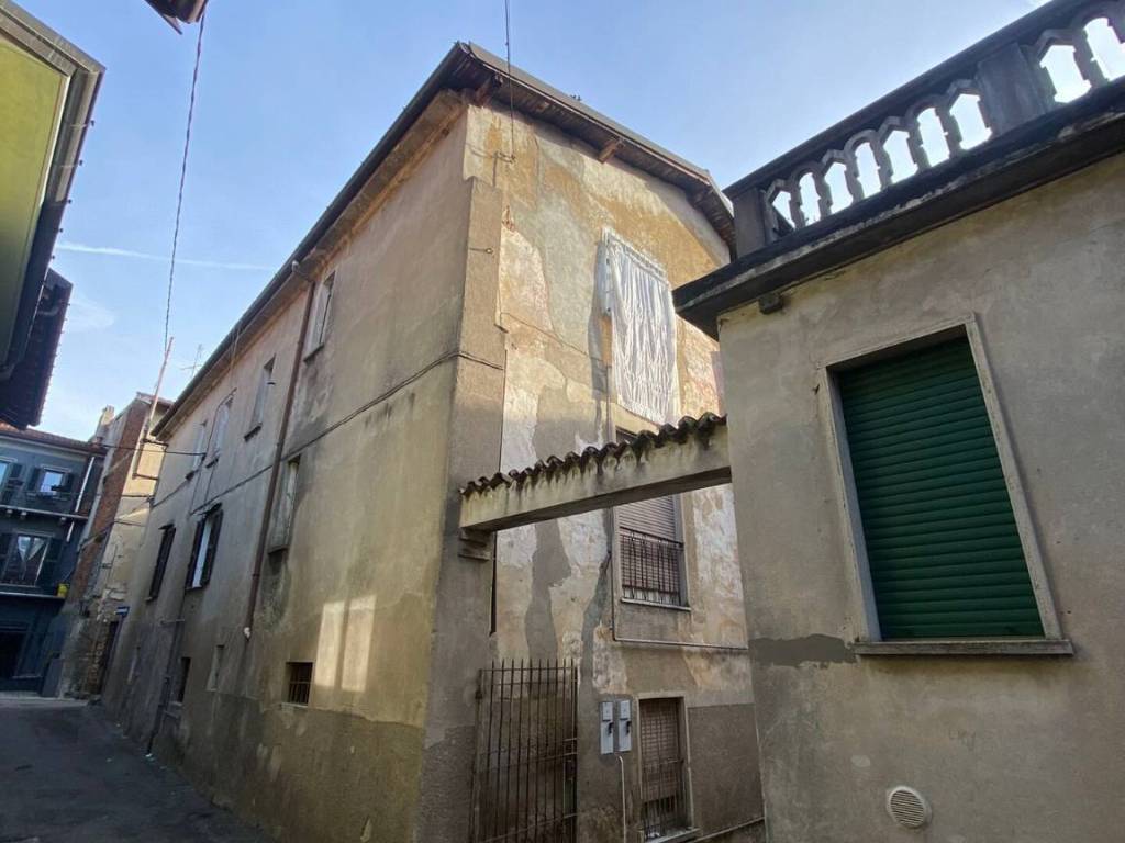 Asta per appartamento, via Giovanni Comi, 5 Induno Olona, rif ...