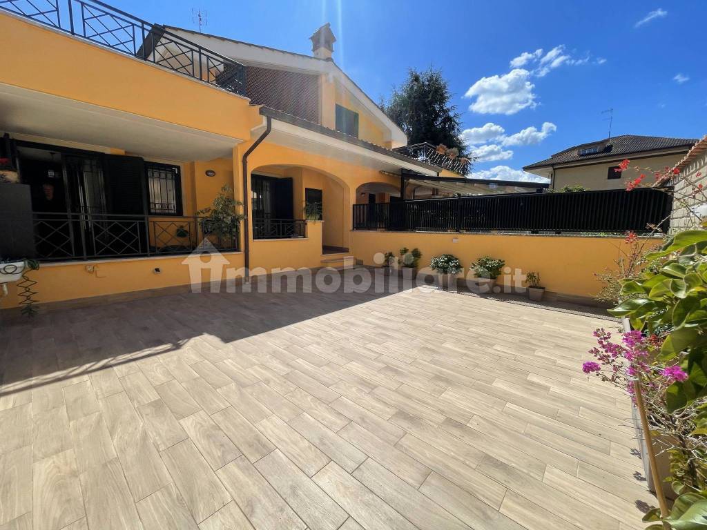 Vendita Villa a schiera in via del Podere di San Giusto Roma. Ottimo ...