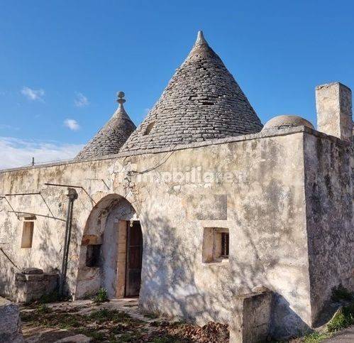 Vendita Trullo in Sp11 Cisternino. Da ristrutturare, posto auto, 110 m² ...