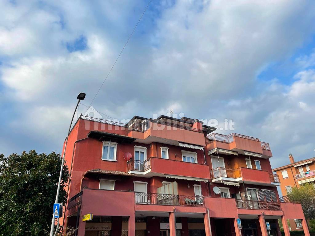 Vendita Appartamento Merate. Quadrilocale, Buono stato, primo piano ...