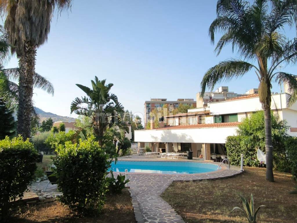 Vendita Villa unifamiliare in via Leonardo da vinci Palermo. Ottimo ...