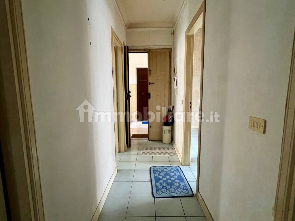 Vendita Appartamento Catania. Trilocale in via Giuseppe Borrello. Buono ...