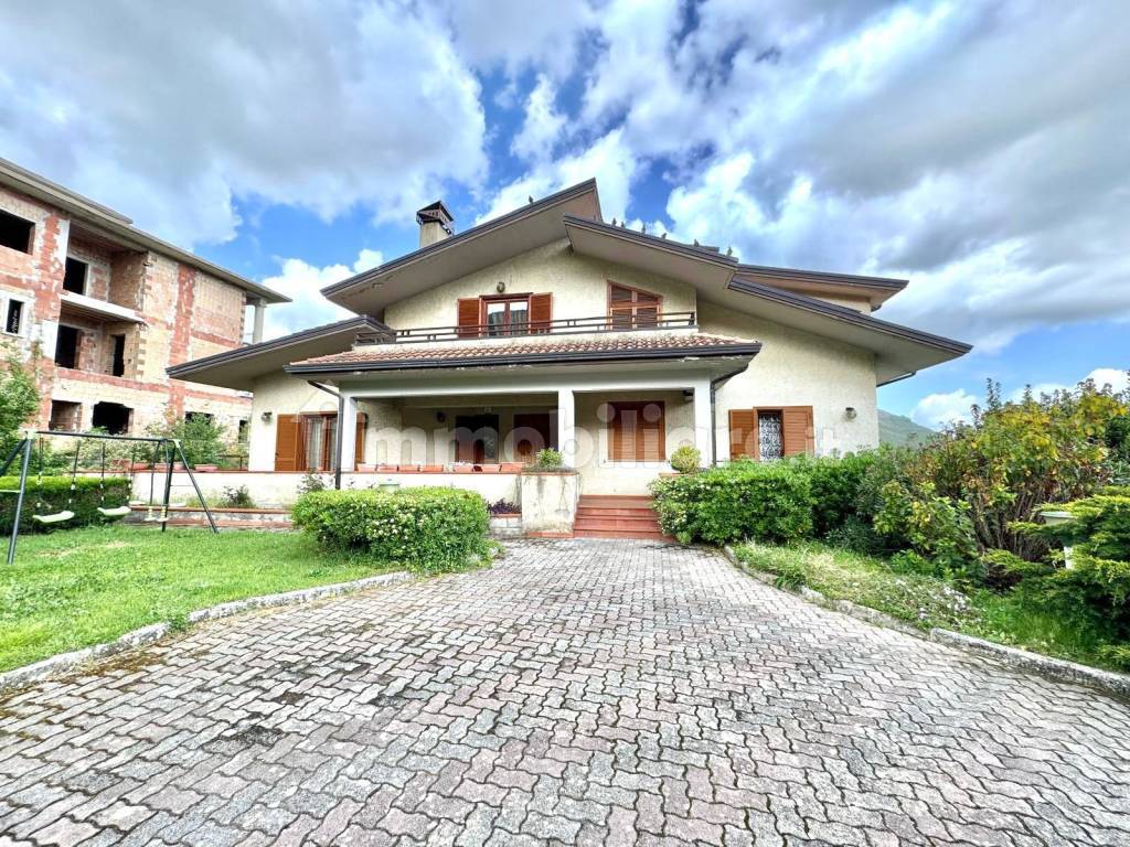Vendita Villa bifamiliare in Monteforte Irpino - via Aldo Moro ...