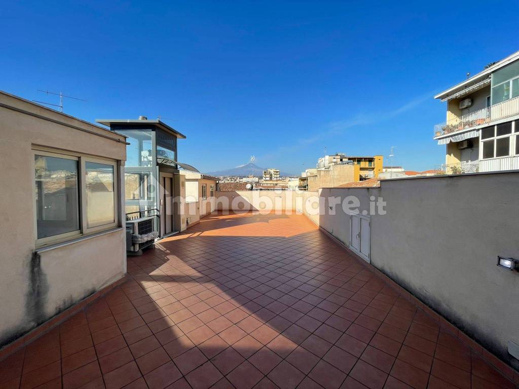 Vendita Appartamento Catania. Quadrilocale in piazza Iolanda. Ottimo ...