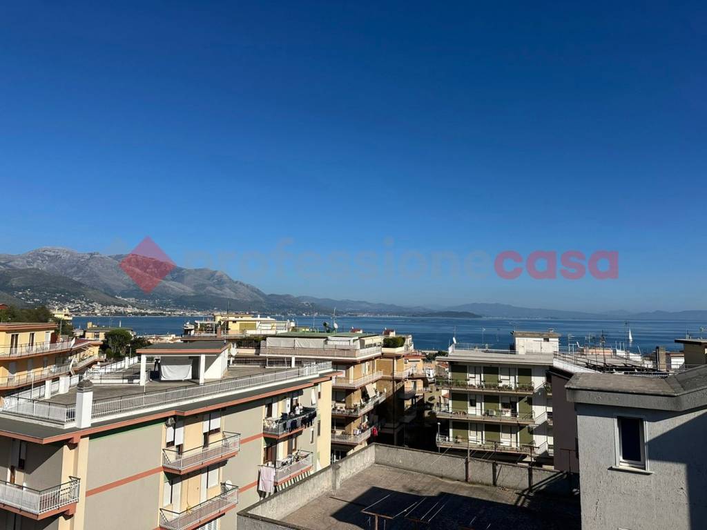 Sale Apartment Gaeta. 2-room flat in via Cristoforo Colombo. Good ...
