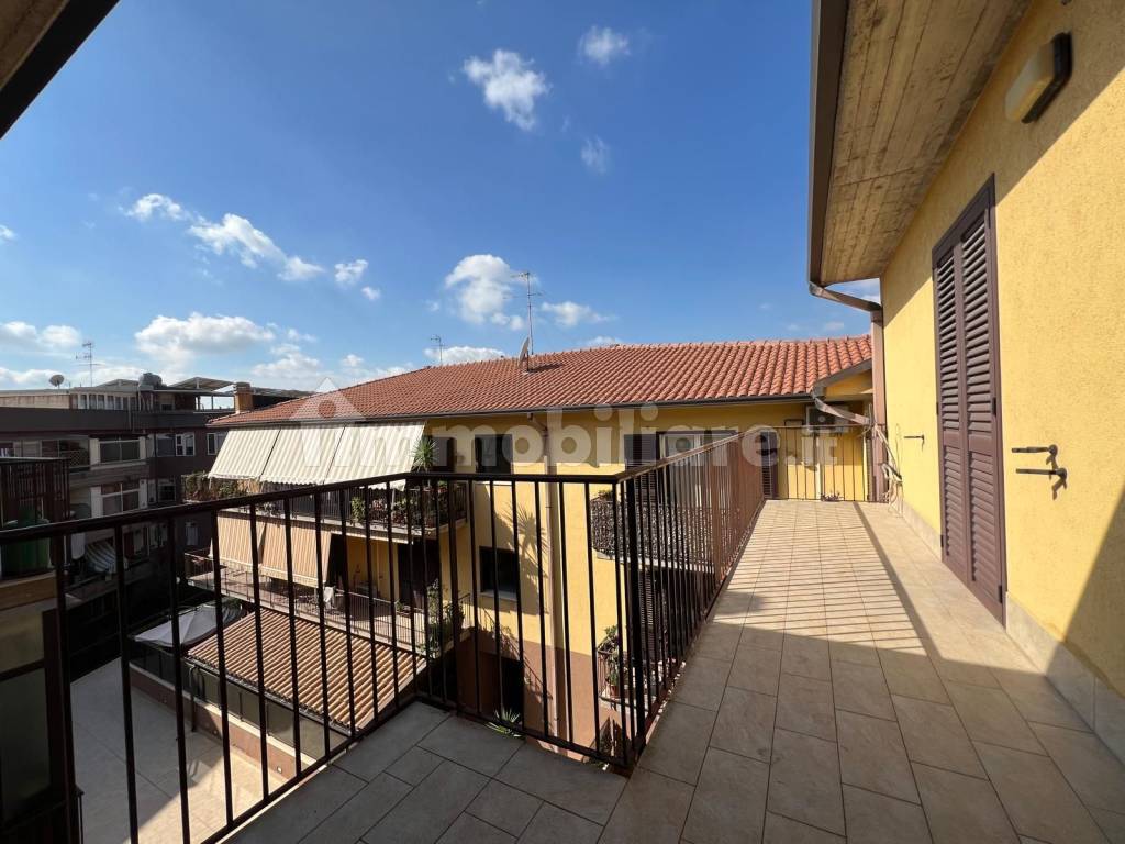 Vendita Appartamento Camporotondo Etneo. Trilocale in via Armando Diaz. Buono stato, secondo ...