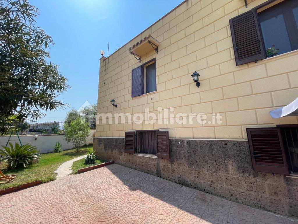 Vendita Villa a schiera in via Sandro Pertini Cinisi. Ottimo stato ...