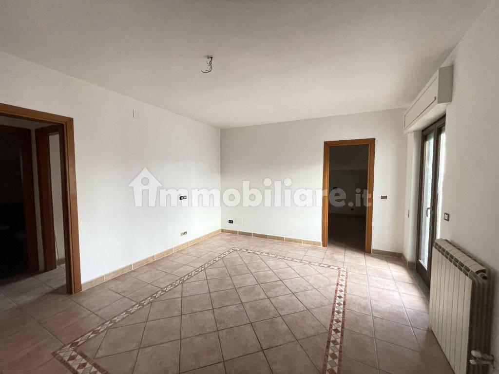 Vendita Appartamento Taranto. Trilocale in via Andrea Capozzi 27. Buono ...