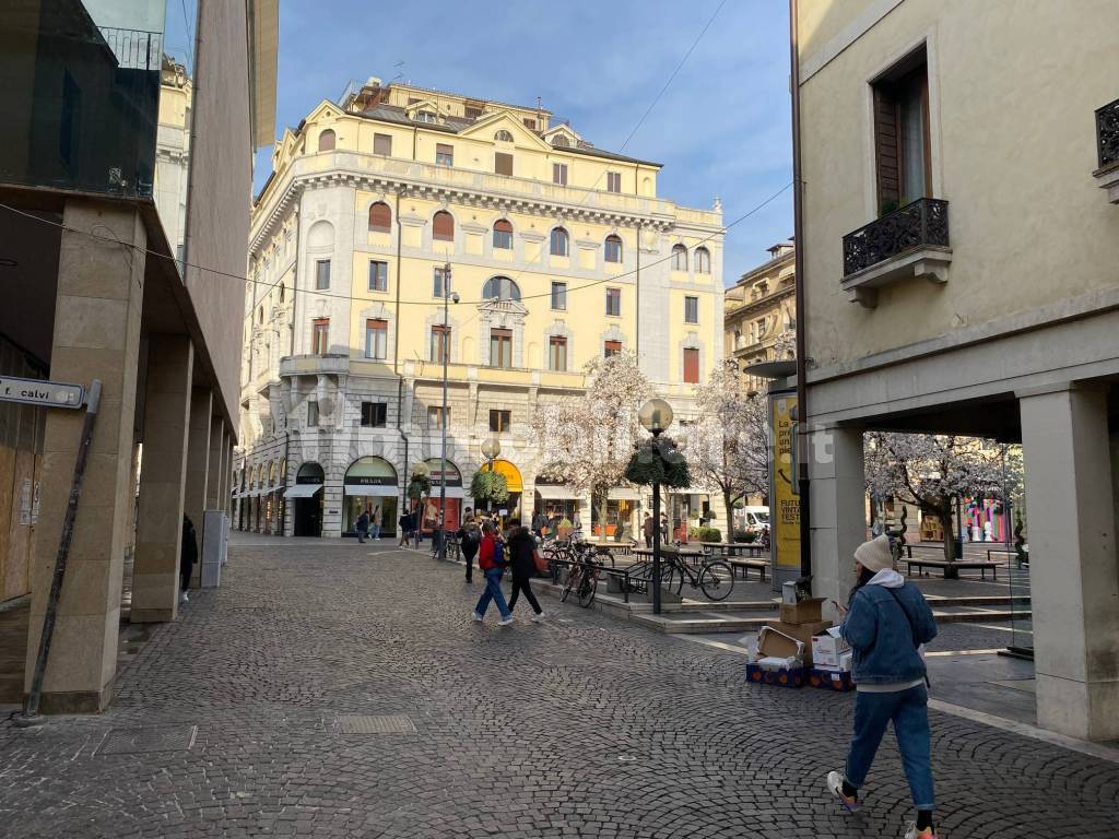 Locale commerciale piazza Giuseppe Garibaldi, Padova, Rif. 115835349 ...