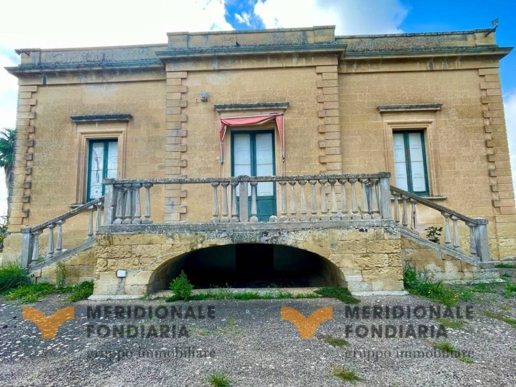 Vendita Villa unifamiliare in via Vecchia Merine 139 Lecce. Da ...