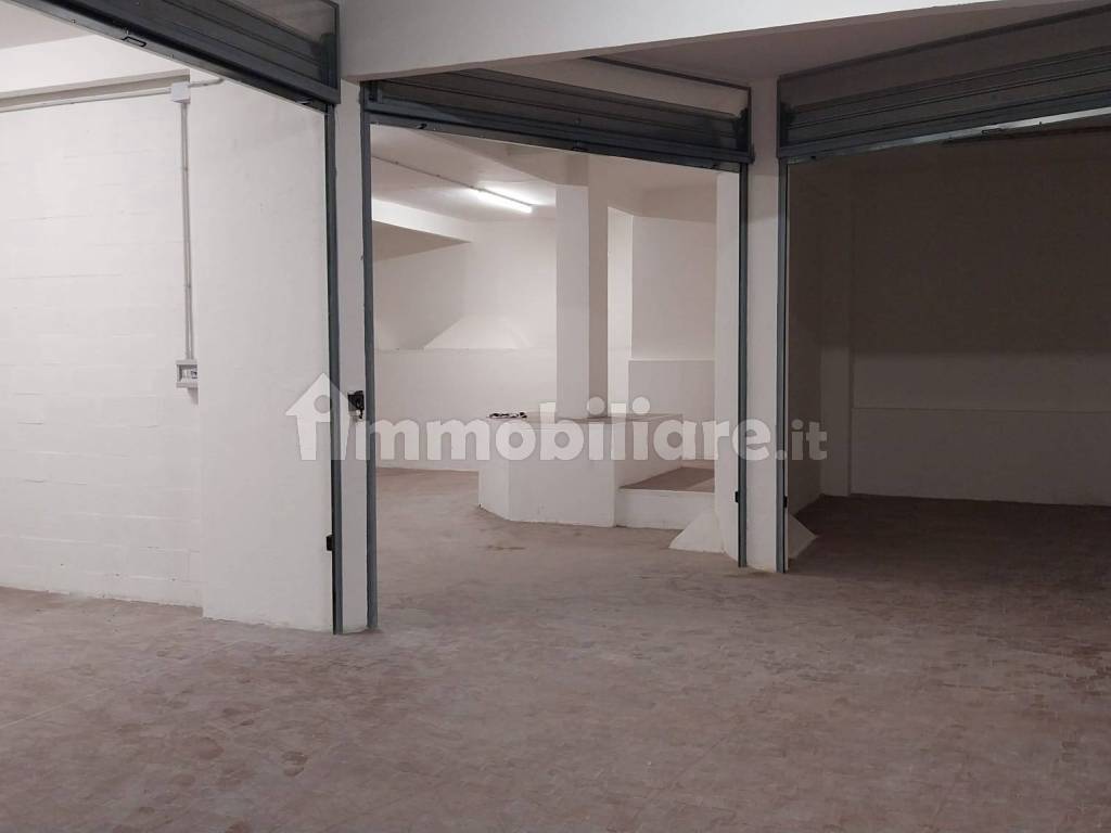 Garage - Box via Angelo Orsini, Genova, Rif. 115845681 - Immobiliare.it