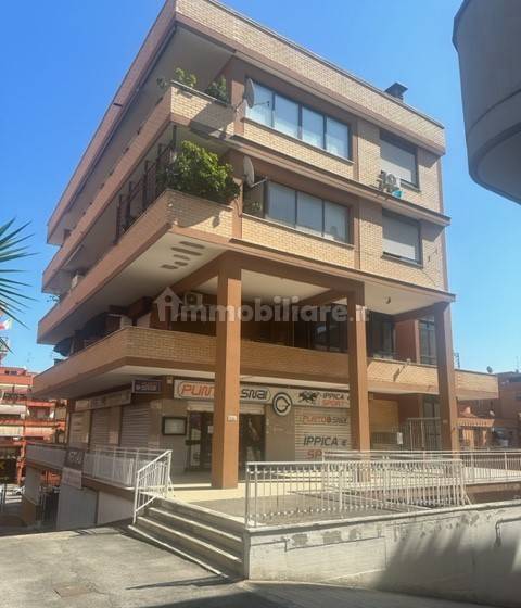 Vendita Appartamento Pomezia. Trilocale in via roma. Ottimo stato ...