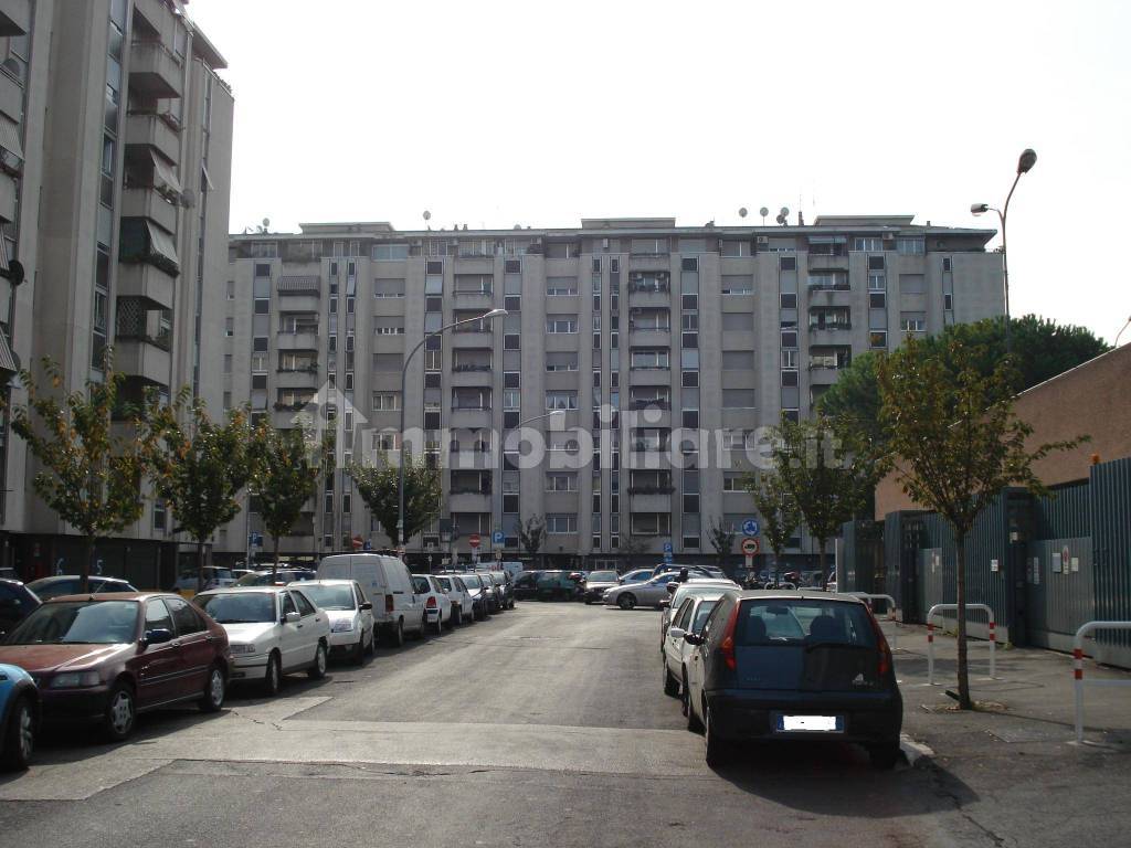 Magazzino - Deposito via Mario Borsa, Roma, Rif. 115852459 - Immobiliare.it
