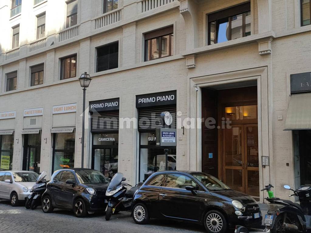 Locale commerciale via Barberini 57, Roma, Rif. 115876897 - Immobiliare.it