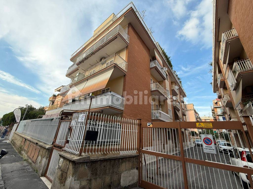 Vendita Appartamento Roma. Bilocale in via Marcello Provenzale. Buono ...