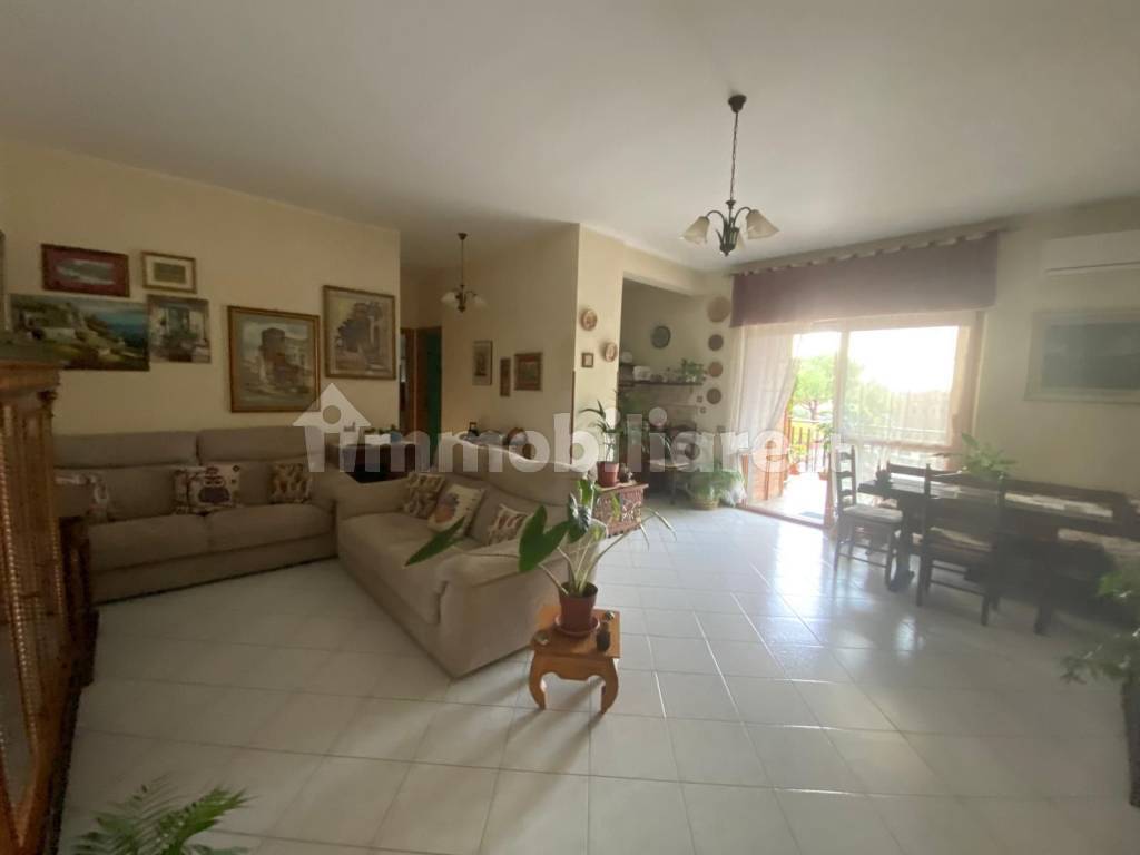 Vendita Appartamento Roma. Trilocale in via Monasterace 31. Ottimo ...