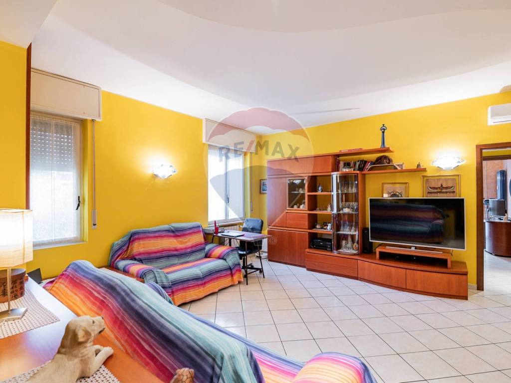 Vendita Appartamento San Giuliano Milanese. Trilocale in via Filippo ...