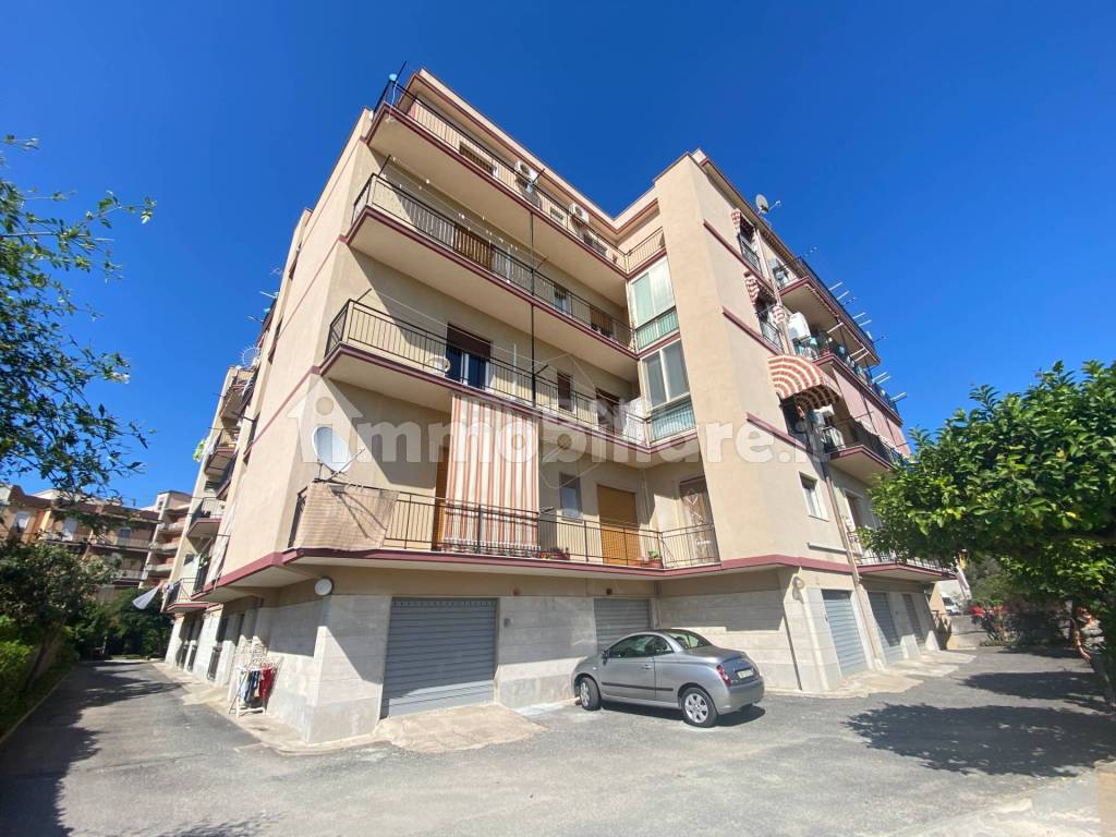 Vendita Appartamento Siracusa. Quadrilocale in via Augusta. Buono stato ...